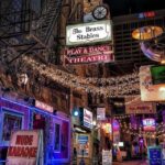 Nashville: Drinkers & Thinkers Pub Crawl - Why It’s a Great Value for Travelers