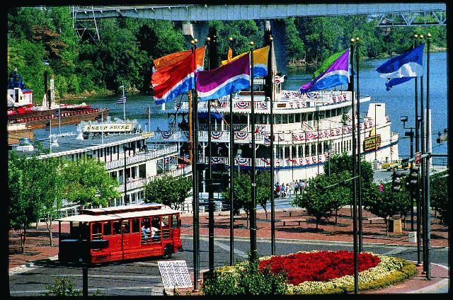 Nashville: General Jackson Showboat Lunch Cruise - The Sum Up