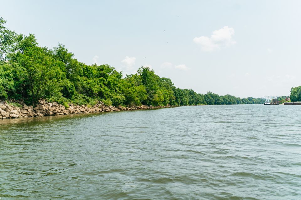 Nashville: Pontoon Party Cruise with a Captain - In-Depth Review of the Nashville Pontoon Party Cruise