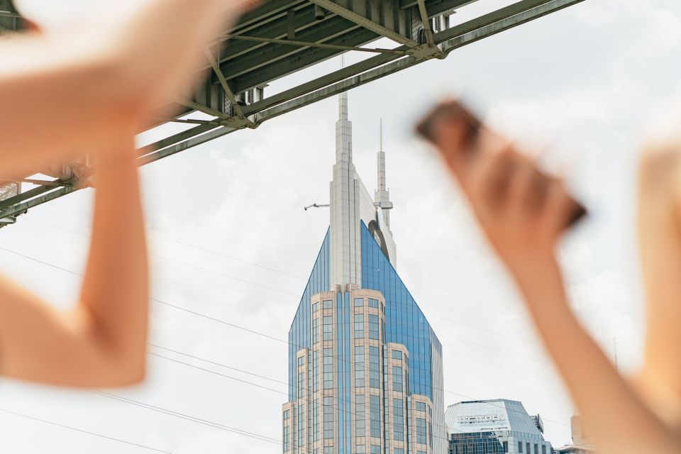 Nashville: Pontoon Party Cruise with a Captain - FAQ
