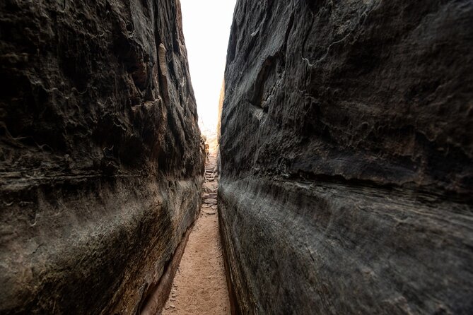 NEW! Canyonlands Needles Chesler Park Hiking Discovery Tour - What to Expect on the Day