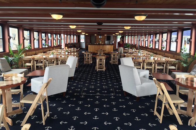 New England Fall Foliage Lunch Cruise in Boston Harbor - Who Is This Tour Best For?
