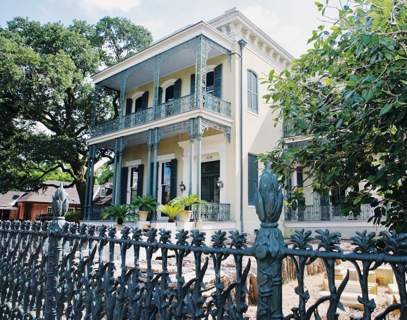 New Orleans: 2-Hour Homes of the Rich & Famous Walking Tour - The Itinerary: A Deep Dive Into the Garden District