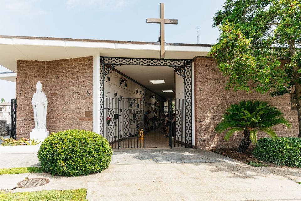 New Orleans: Cemetery Tour - Discovering New Orleans Cemetery Culture
