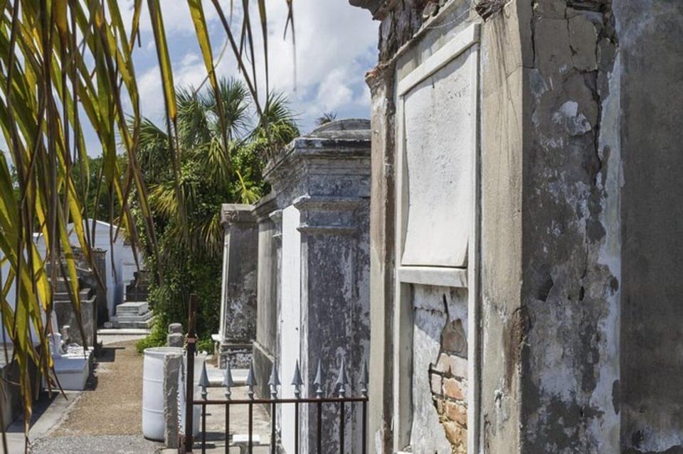New Orleans: City and Cemetery Sightseeing Tour - Key Points