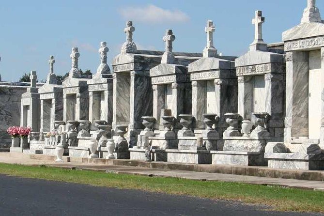New Orleans City/Cemetery and Swamp Full-Day Tour - An In-Depth Look at the Tour Experience
