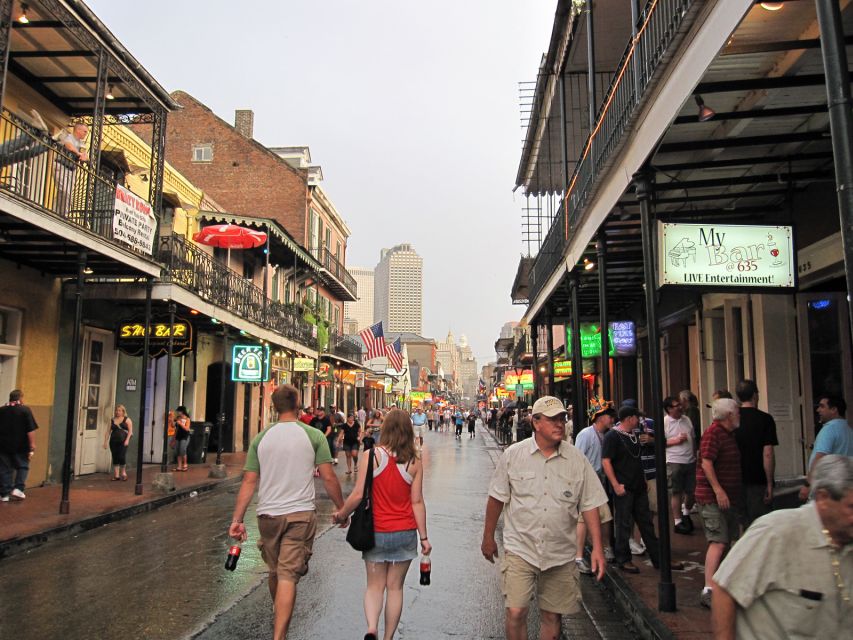 New Orleans: City & Cemetery Tour by Air-Conditioned Minibus - Discovering New Orleans: A 3-Hour City & Cemetery Tour Review