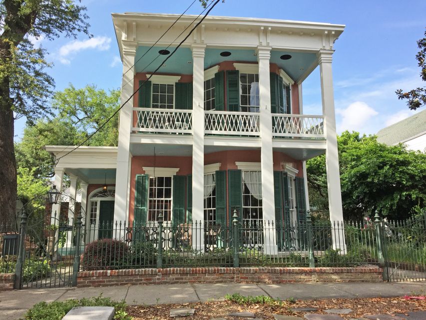 New Orleans: City & Cemetery Tour by Air-Conditioned Minibus - What to Expect on this Tour