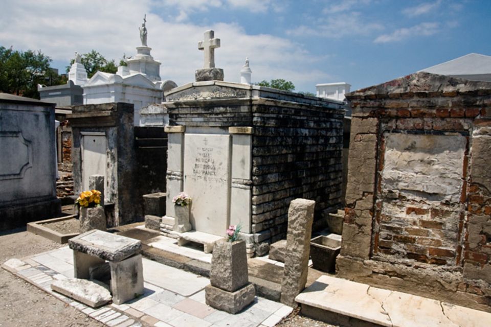 New Orleans: City & Cemetery Tour by Air-Conditioned Minibus - Who Is This Tour Best For?