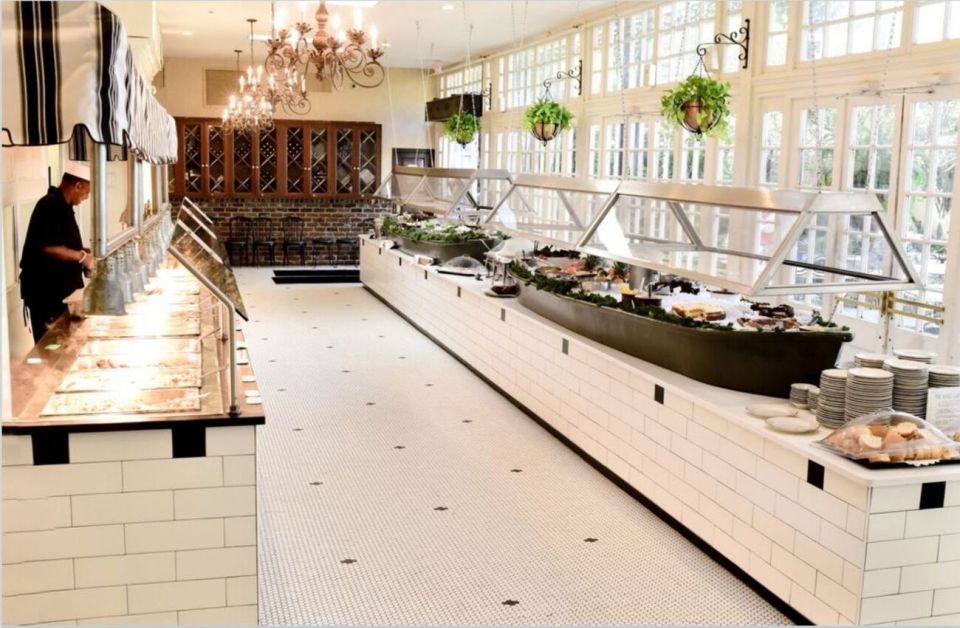 New Orleans: 'Court of Two Sisters' Jazz Brunch Buffet - The Food: A Feast of Southern Flavors