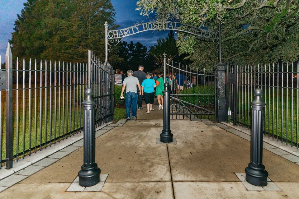 New Orleans: Dead of Night Ghosts and Cemetery Bus Tour - A Deep Dive Into the Haunted Night Ride