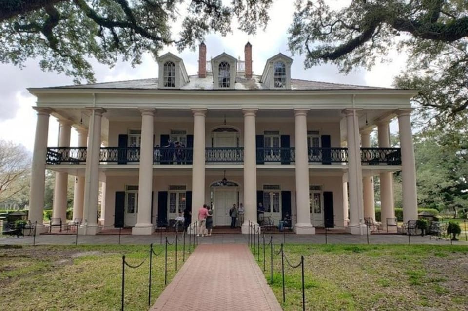 New Orleans: Oak Alley & Laura Plantation Tour w/Transport - The Sum Up