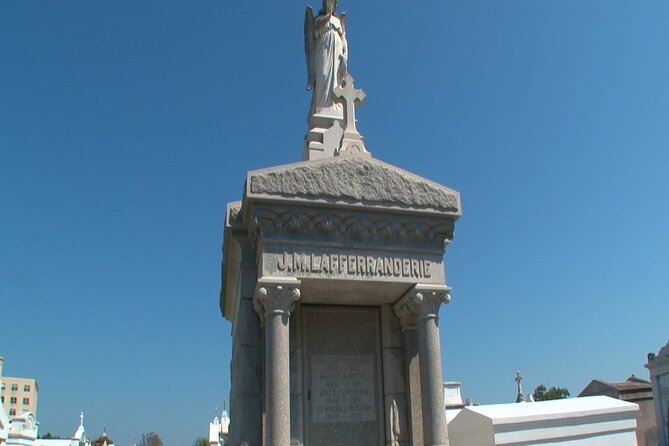New Orleans Private City and Cemetery Tour - Up to 24 Passengers - Key Points