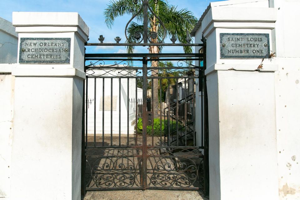 New Orleans: Walking Tour Inside St. Louis Cemetery No. 1 - Key Points