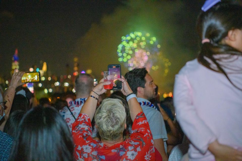 New York City: 4th of July Family Fireworks Party Cruise - The Food and Drinks: Filling Up for the Festivities