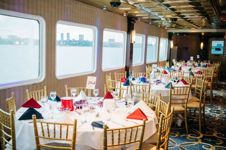 New York City: 4th of July Family Fireworks Party Cruise - The Entertainment and Atmosphere
