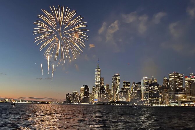 New York City 4th of July Fireworks Luxury Boat Tour - An In-Depth Look at the Experience