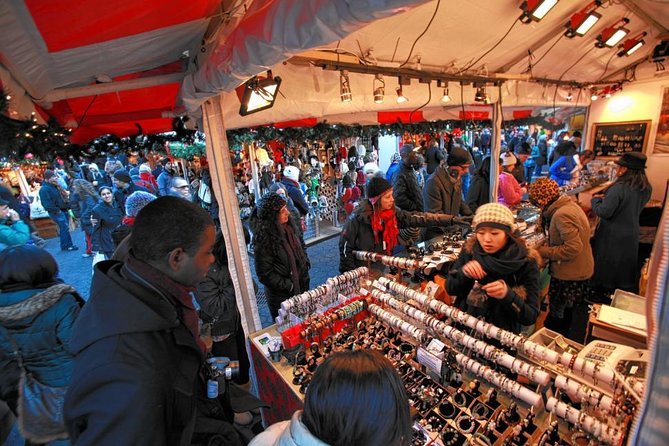 New York City Christmas Holiday Lights and Markets Walking Tour - A Closer Look at the Tour Experience