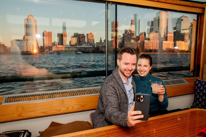 New York City Christmas Holiday Statue and Skyline Cocoa Cruise - The Experience in Detail: From Boarding to Sunset