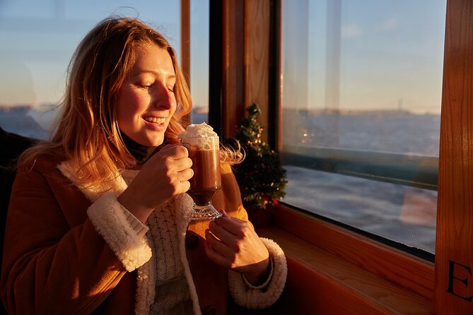 New York City Christmas Holiday Statue and Skyline Cocoa Cruise - FAQs