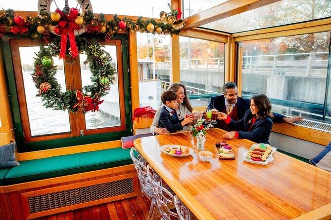 New York City Holiday Brunch Cruise on Classic Boat - The Experience in Detail