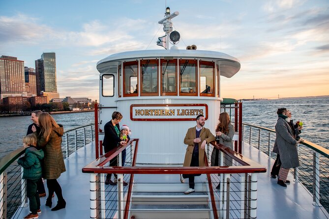 New York City Holiday Sunset Sightseeing Cruise - Who Will Love This Tour?