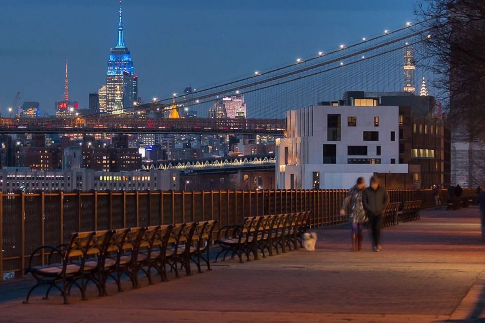 New York City: Night Skyline Bus Tour with Pizza Slice - Key Points