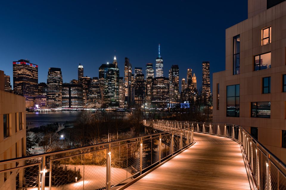 New York City: Night Skyline Bus Tour with Pizza Slice - FAQ