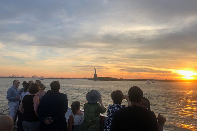 New York City Skyline Sunset and Night Cruise - Who Should Consider This Tour?