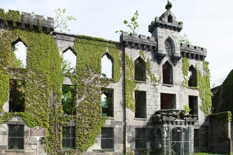 New York City: Smallpox Hospital Photo Tour - Key Points