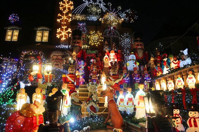 New York: Dyker Heights Christmas Lights Guided Tour - Who Will Enjoy This Tour?