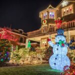 New York Dyker Heights Christmas Lights Guided Walking Tour - How the Tour Unfolds: A Typical Evening
