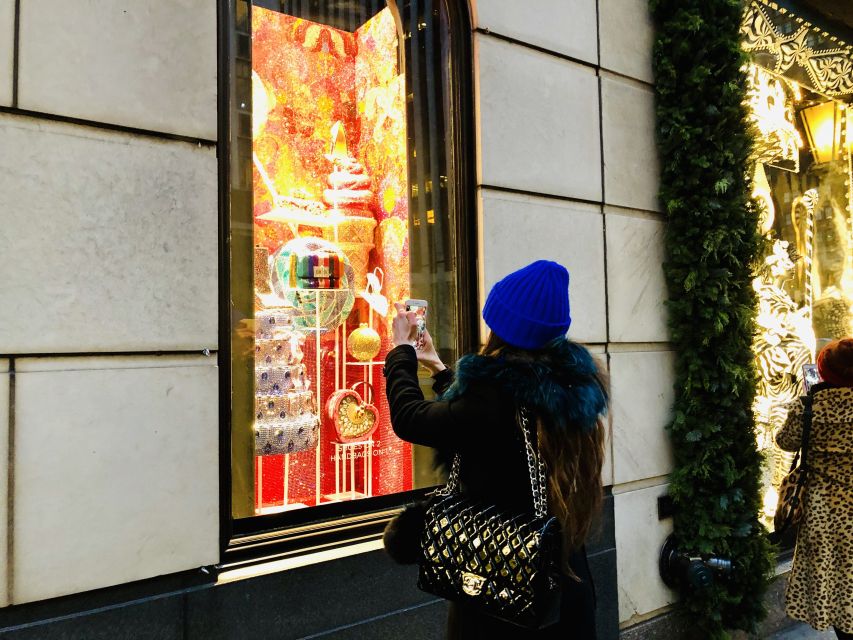 New York Holiday Lights and Movie Sites Bus Tour - Key Points