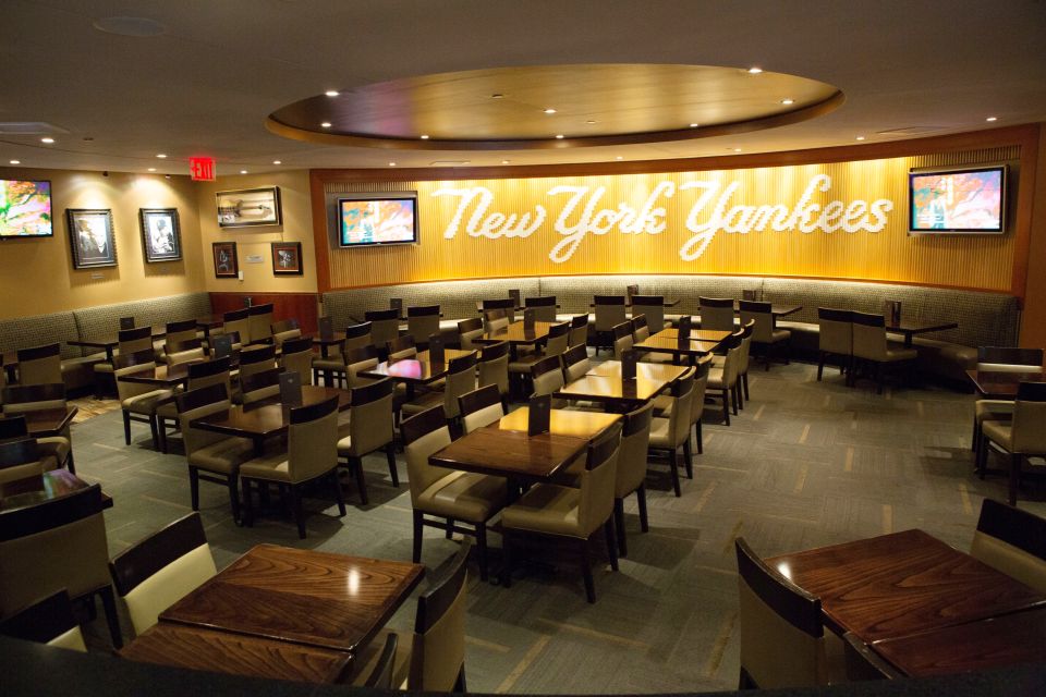 New York: Meal at Hard Rock Cafe Yankee Stadium - An In-Depth Look at the Hard Rock Cafe Yankee Stadium Experience