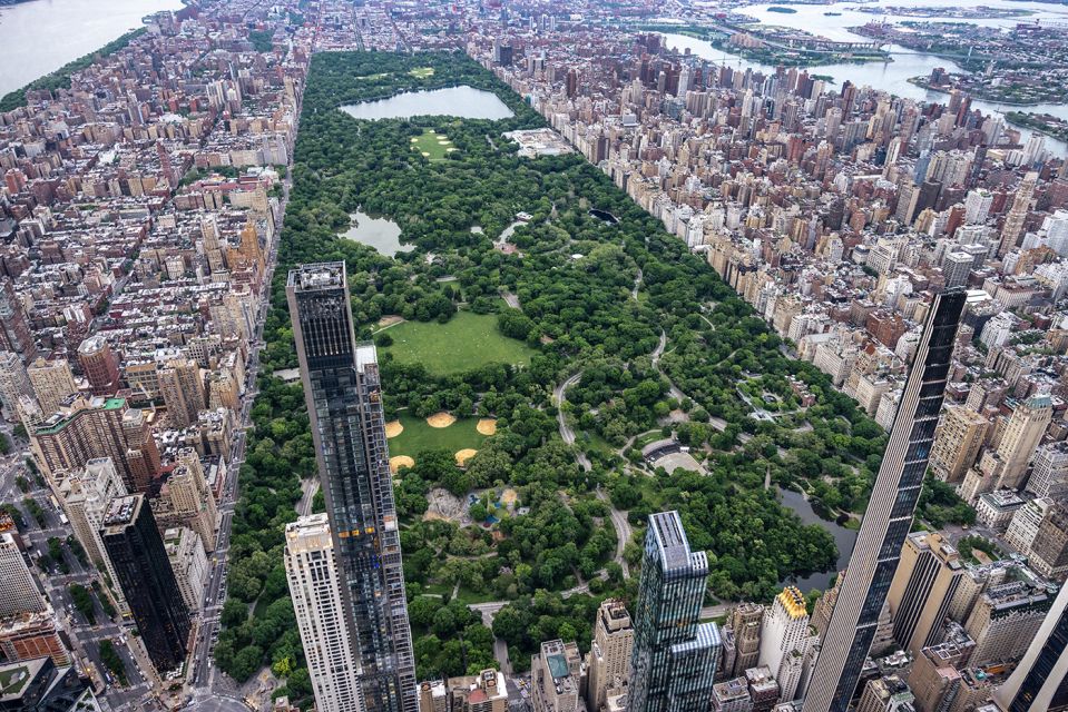 New York: Private Scenic Helicopter Charter with Champagne - Key Points
