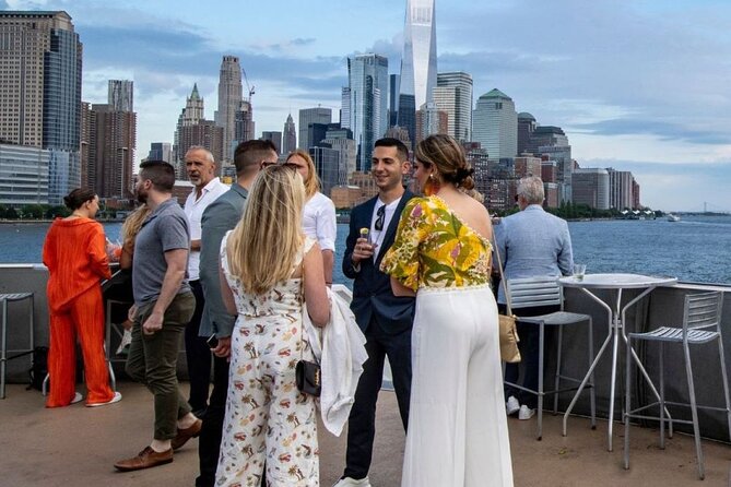 New York Signature Bottomless Mimosa Brunch in Cruise Pier 15 - Key Points