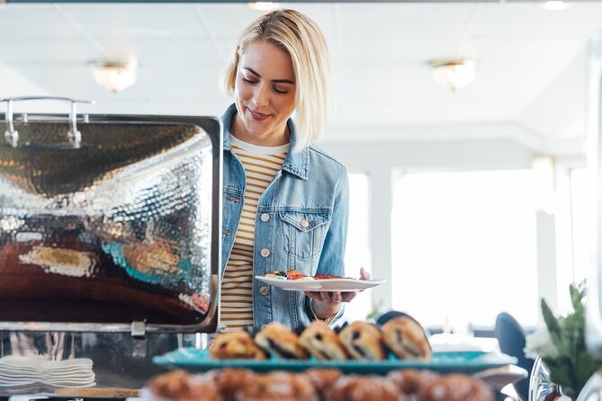 New York Signature Bottomless Mimosa Brunch in Cruise Pier 15 - An In-Depth Look at the Experience