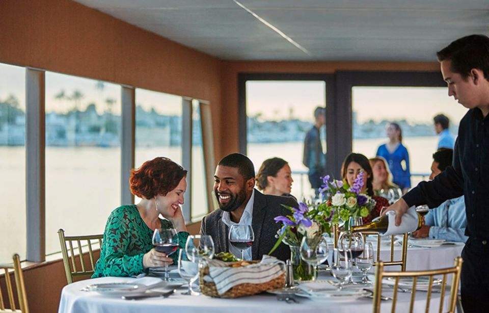 Newport Beach: City Cruises Weekend Dinner Cruise with DJ - A Relaxing Night on the Water