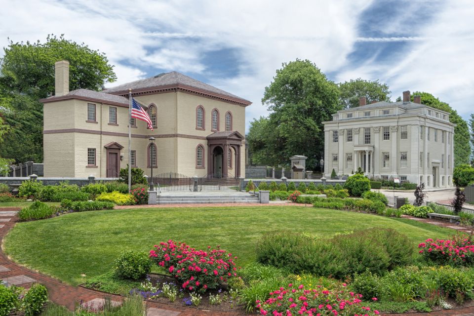 Newport: Touro Synagogue Entry and Guided Tour - Interactive Exhibits at the Loeb Visitors Center