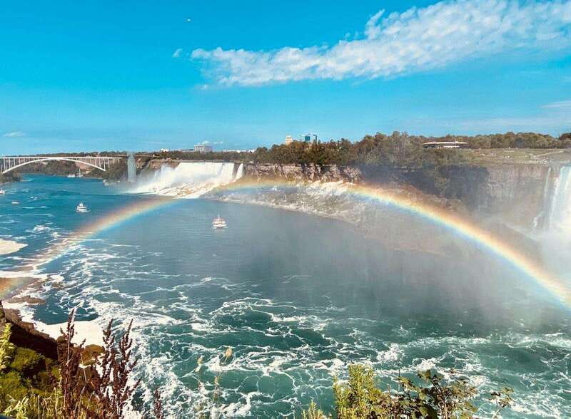 Niagara Falls: Luxury Private Tour with Winery stop - A Deep Dive into the Experience