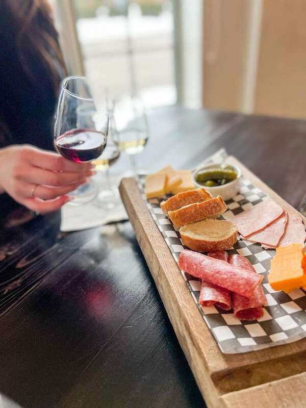 Niagara-on-the-Lake: Wine & Charcuterie Tour with Tastings - What Makes This Tour Stand Out?