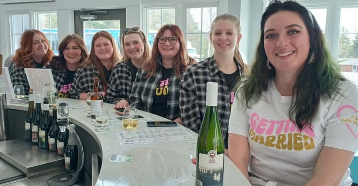 NON BUS Andie's VIP Traverse / Leelanau Peninsula Wine Tour - Key Points