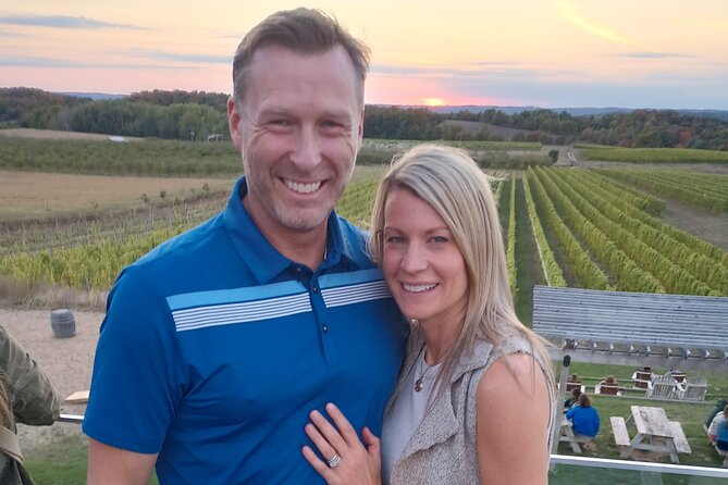 NON BUS Traverse City Old Mission Peninsula Private Wine Tour - Key Points