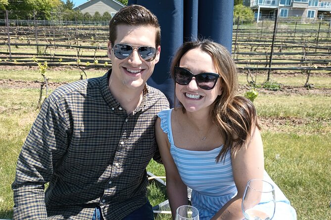 NON BUS Traverse City Singles Mingle Sunset Wine Distillery Tour - FAQ