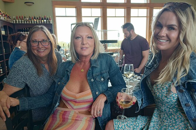 NON BUS Traverse Sunset Wine Tour 3 Winery Old Mission Peninsula - Key Points