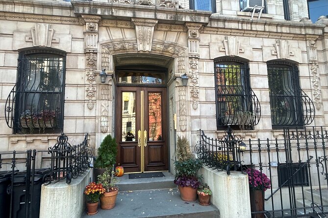 Notorious Walking Tour: Biggie Smalls' Life & Legacy in Brooklyn - In-Depth Look at the Tour Experience