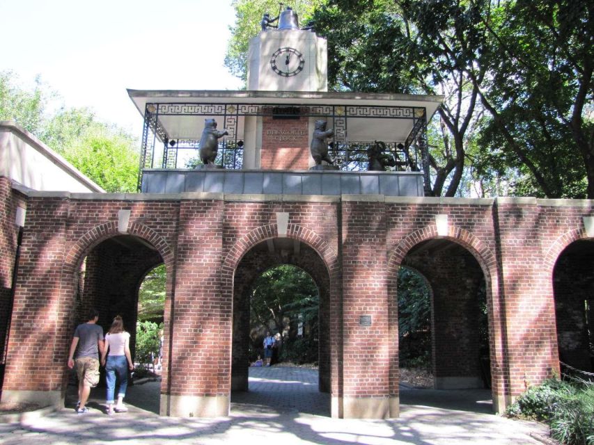 NYC: Central Park Guided Walking Tour English-Spanish - Key Points