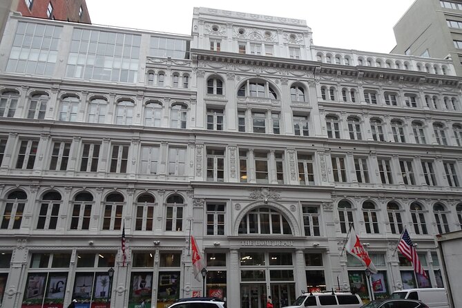 NYC Chelsea self-guided walking tour & scavenger hunt - What’s Included & What’s Not