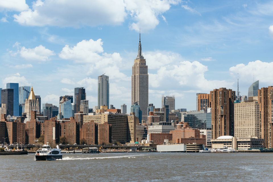 NYC: Circle Line 1.5-Hr Landmarks Skip-The-Box-Office Cruise - Authentic Insights from Reviews