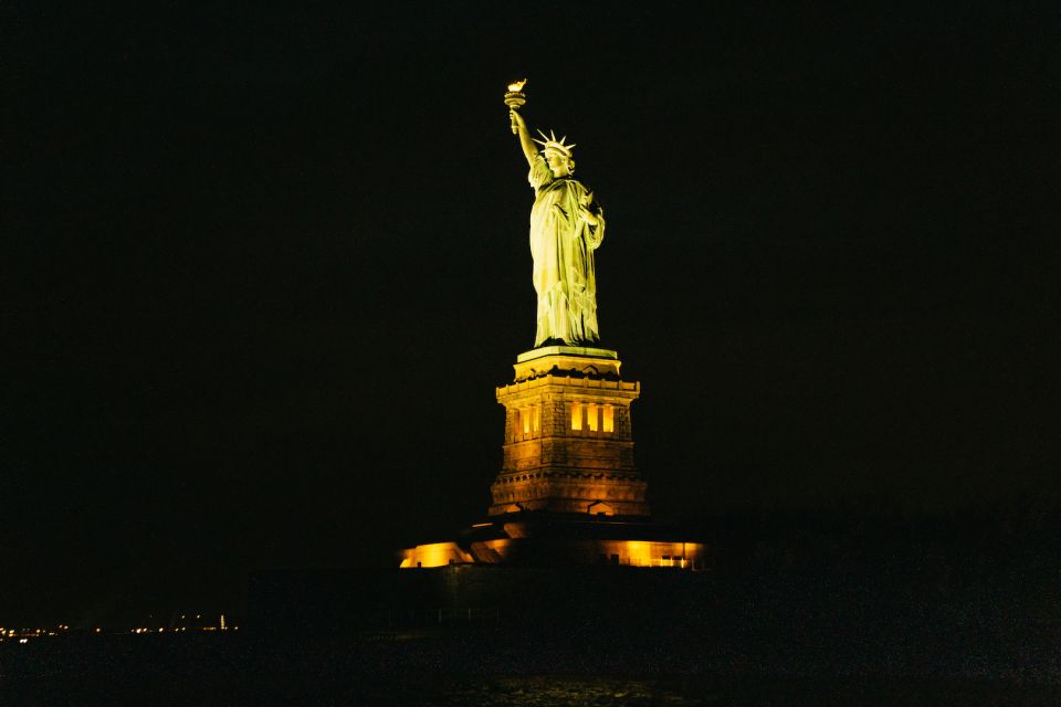 NYC: Circle Line 2h Harbor Lights Cruise Skip-The-Box-Office - The Experience in Detail